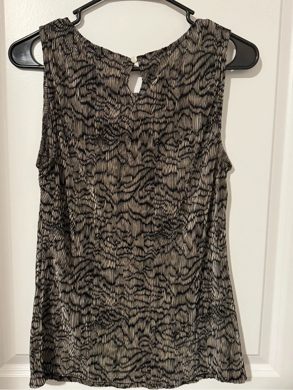 Banana Republic | Tops | Banana Republic Womens Small Black Gold ...